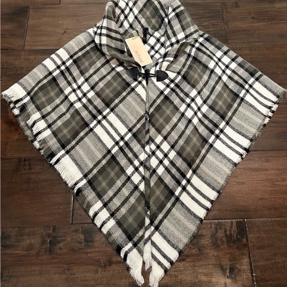 Altare | Jackets & Coats | Altare Womens Black White Open Front Poncho ...